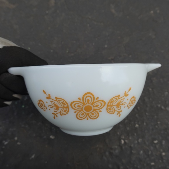 Pyrex | Kitchen | Vintage Pyrex 44 Butterfly Gold Bowl Cinderella ...